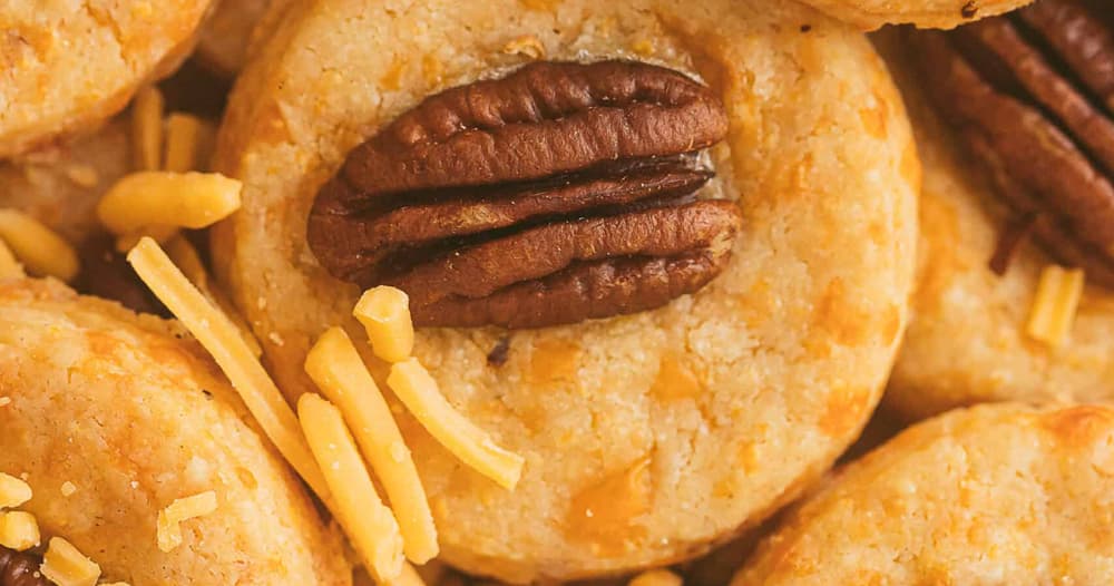 Buttery Cheddar Pecan Crackers | Punchfork