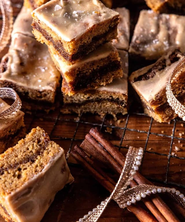 Frosted Brown Butter Snickerdoodle Blondie Bars | Punchfork