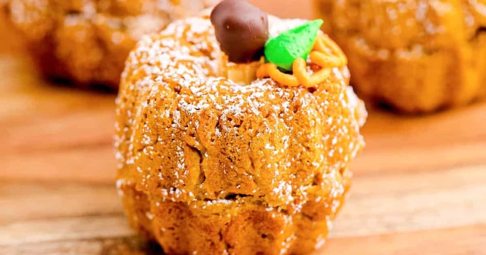 Mini Pumpkin Bundt Cakes | Punchfork