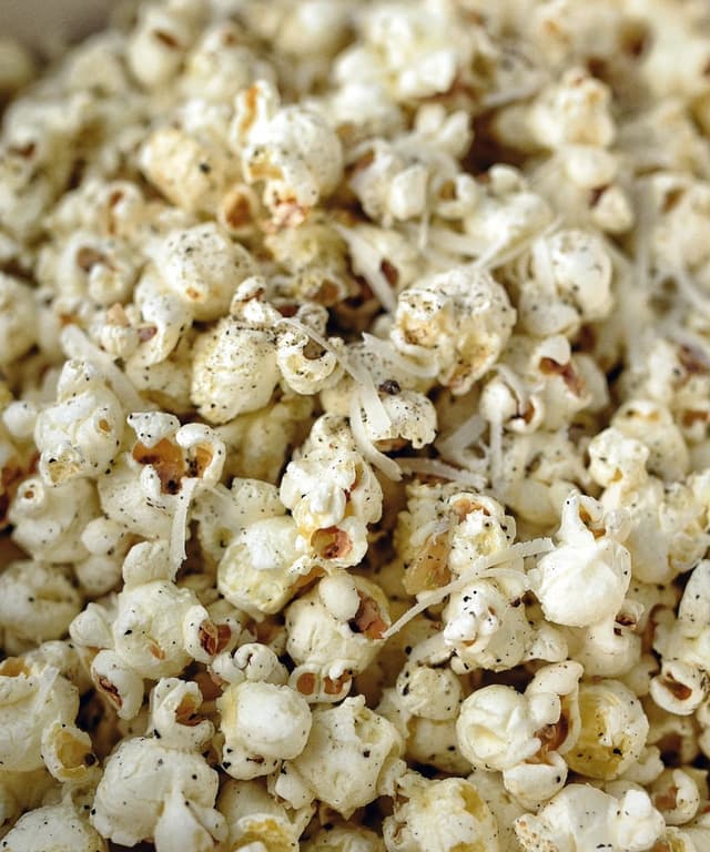 Cacio e Pepe Popcorn (Black Pepper + Parmesan) | Punchfork