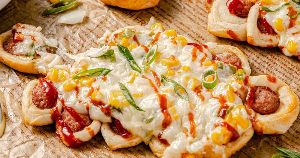 Pull-Apart Corn Cheese Pigs in a Blanket | Punchfork
