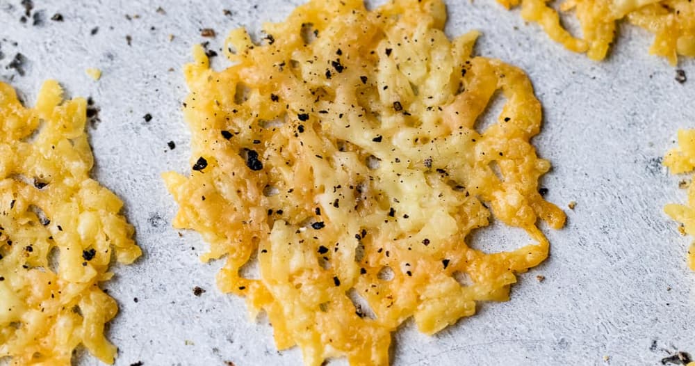Cacio e Pepe Cheese Crisps | Punchfork