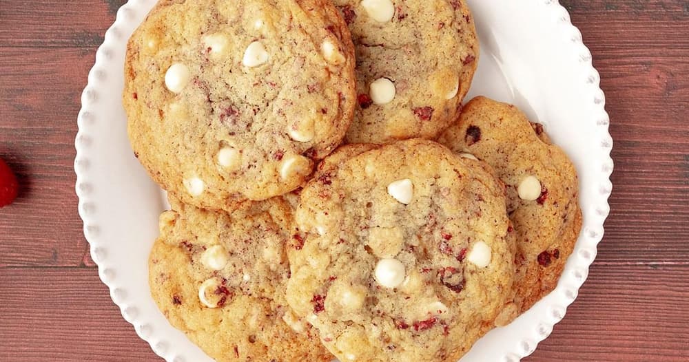 Copycat Subway Raspberry Cheesecake Cookies | Punchfork