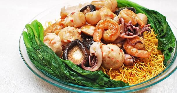 Crispy Pan-Fried Noodle Cakes with Seafood | Punchfork
