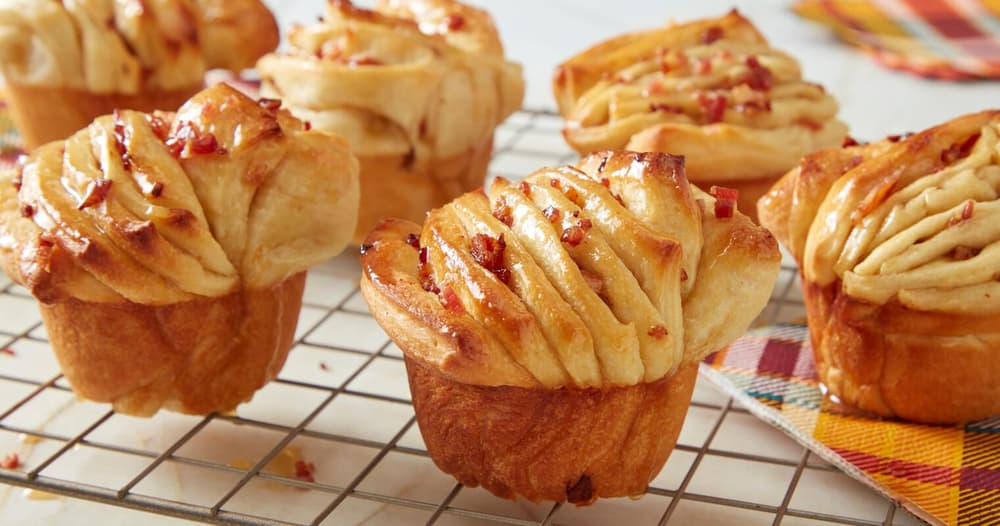 Maple Bacon Butter Fan Rolls | Punchfork