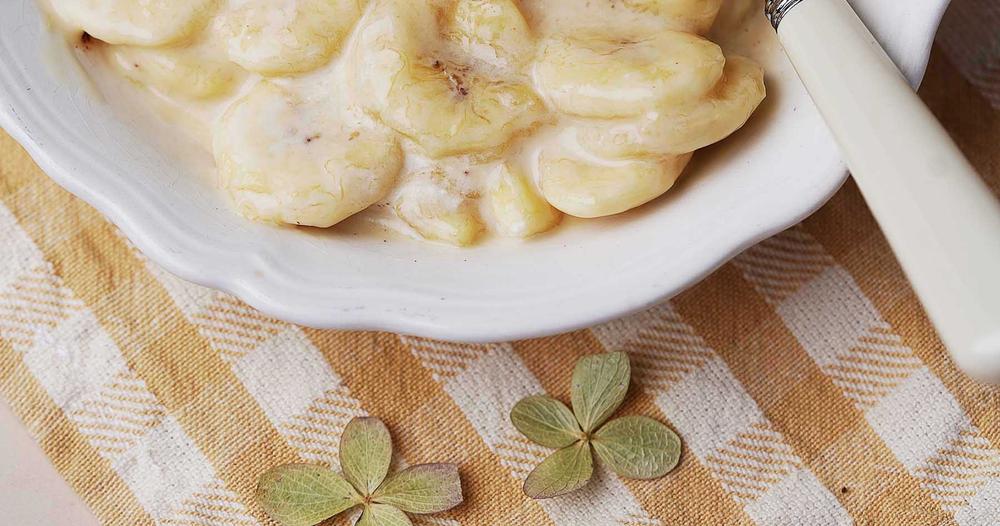 Platanos Con Crema (Mexican Bananas and Cream) | Punchfork